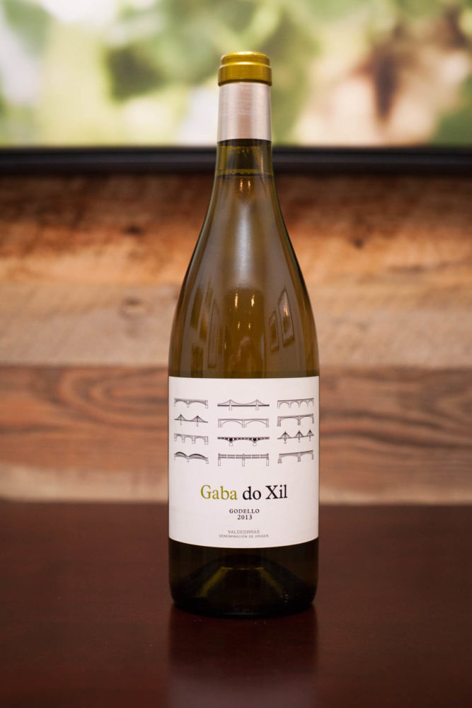 First Taste Guide to Godello | Spanish Wine | Opening a Bottle